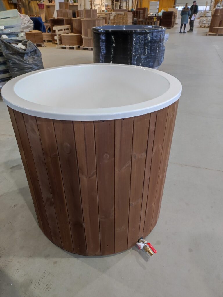 Barrel Plunge Tub - Better Living Outdoors